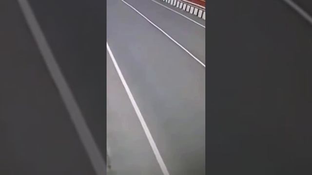 Влруг откуда не возьмись появилось...