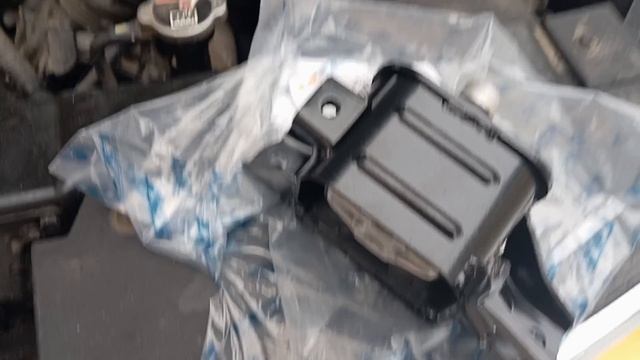 Левая опора двигателя Киа Рио 4