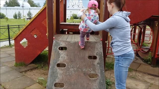 Воскресная прогулка с семьёй