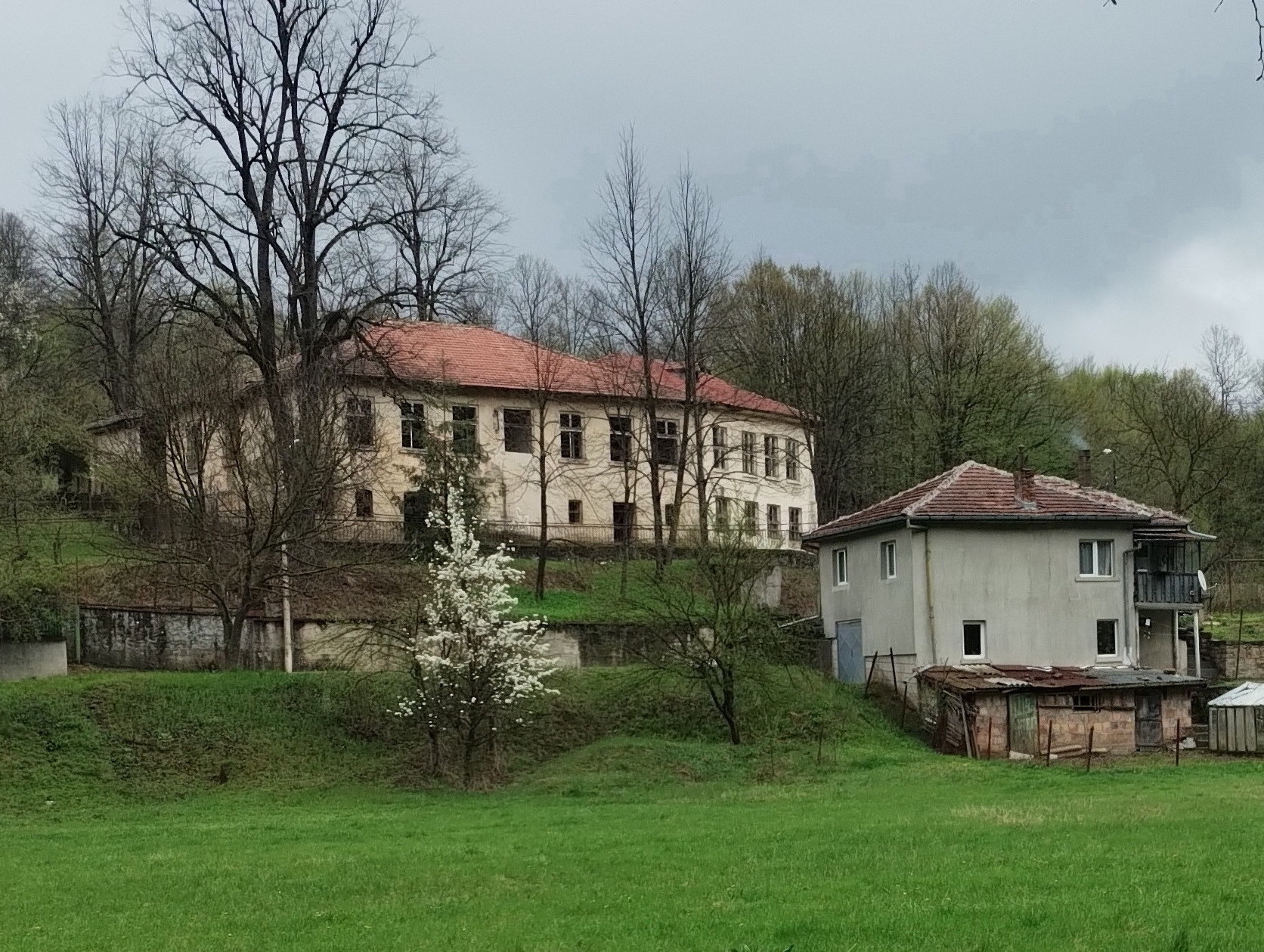 БЛИЗО ДО ГЕОГРАФСКИЯ ЦЕНТЪР НА БЪЛГАРИЯ /част 24/. Жълтеш, община Габрово