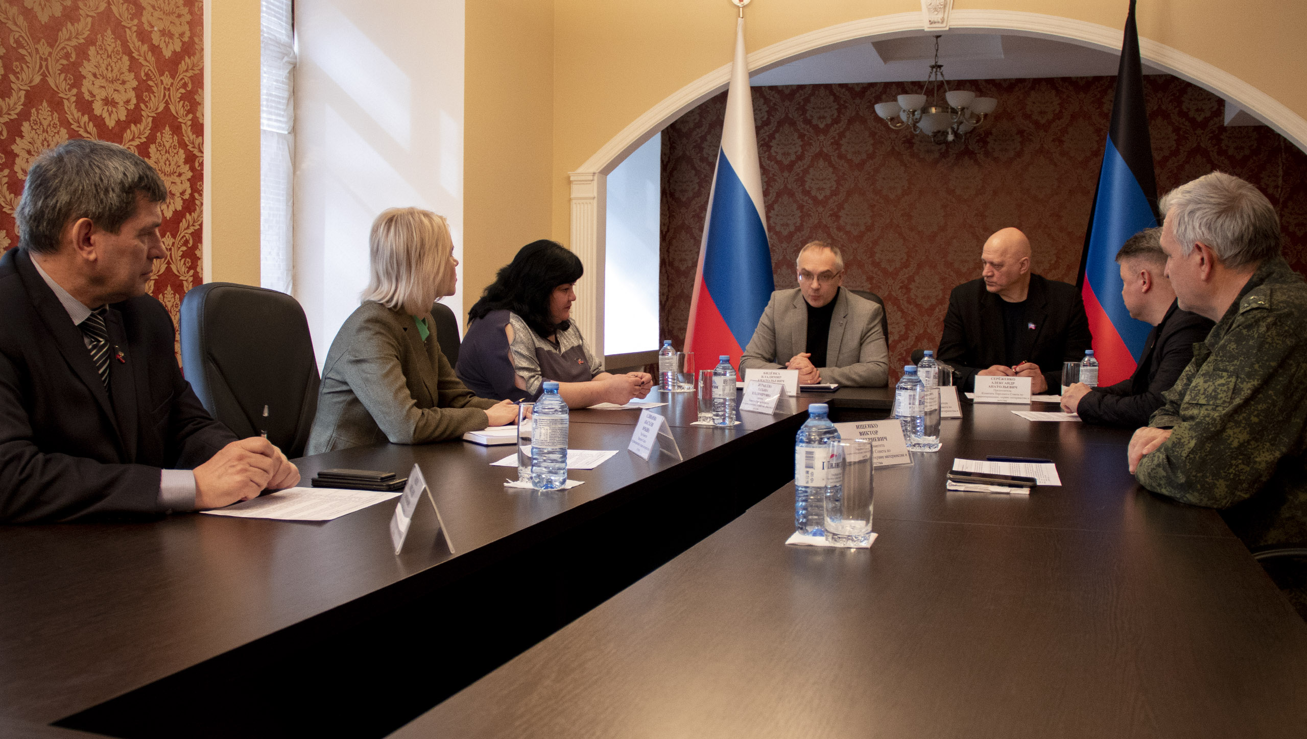 Парламентарии обсудили   меры социальной поддержки отдельных категорий медицинских работников