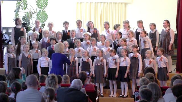 21-Зоя,  исп. мл. группа хора