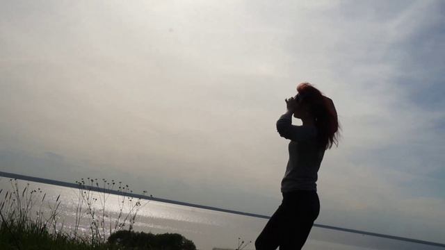 Танец на пленэре под китайскую музыку