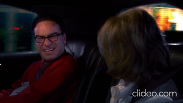 Теория большого взрыва. Леонарда соблазняют.