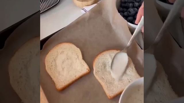 Тосты с йогуртом