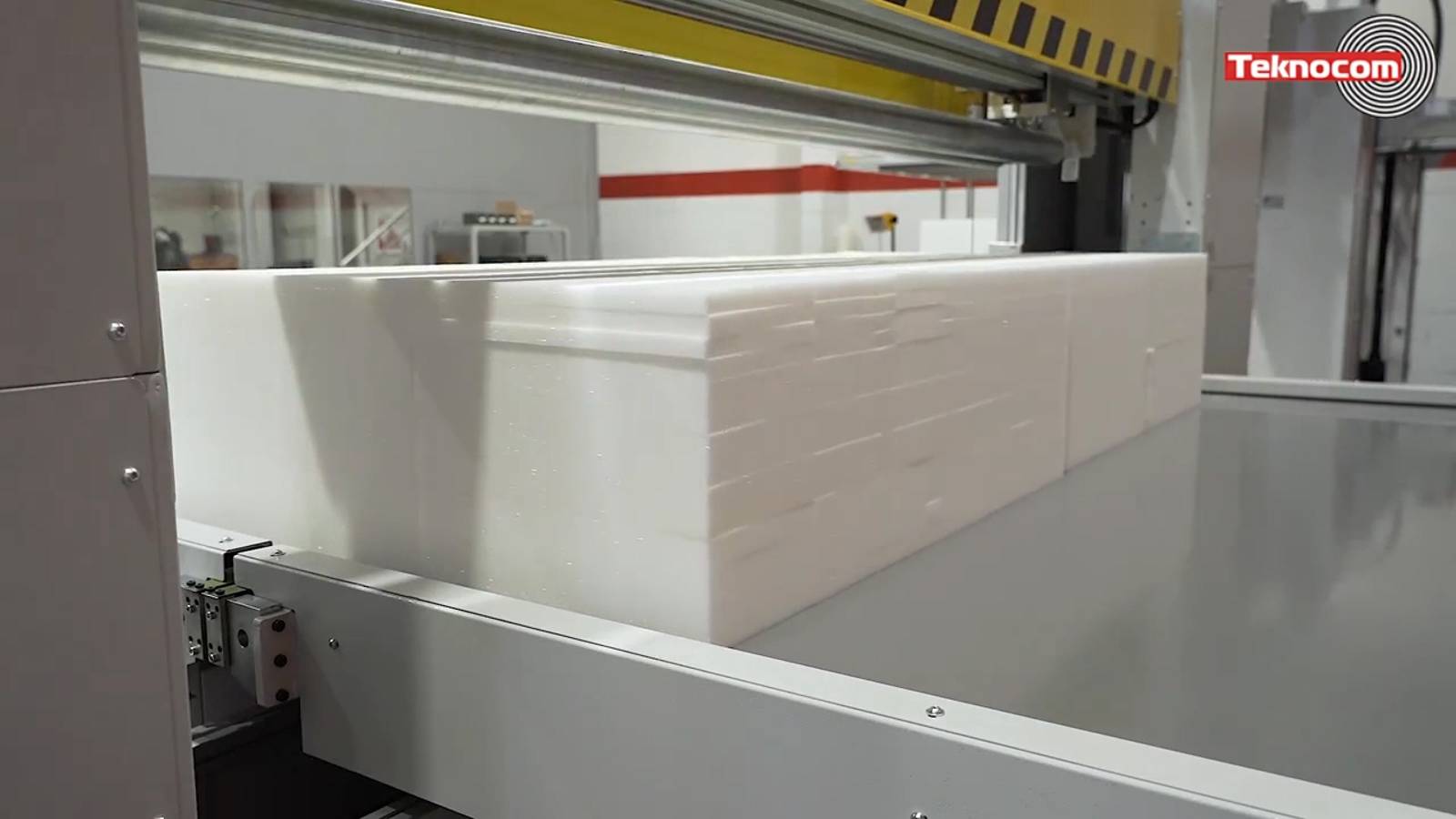 MICHELANGELO - раскроечный центр с ЧПУ для поролона