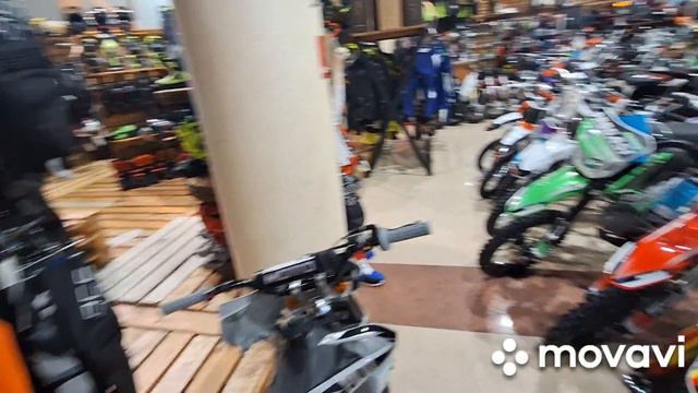 магазин квадрациклов Pitland и Polaris, одежда и обувь и шлемы