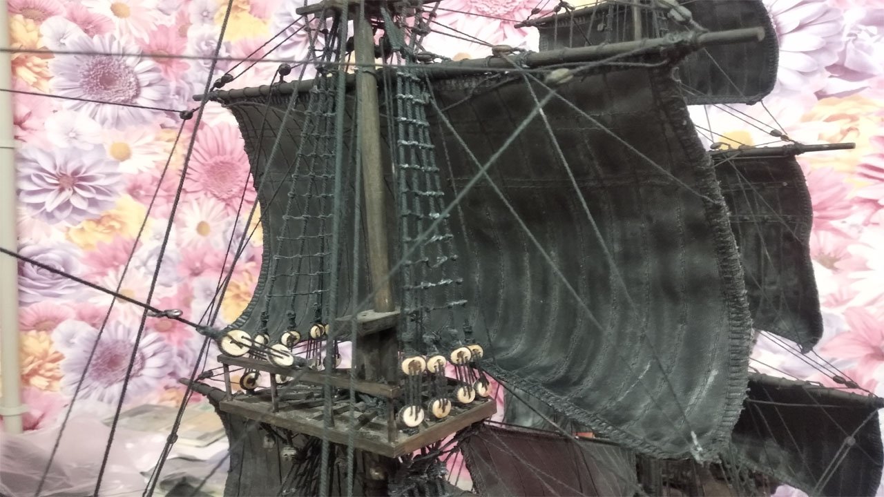 № 104 Сборка модели корабля черная жемчужина  Установка второго паруса на вторую мачту.