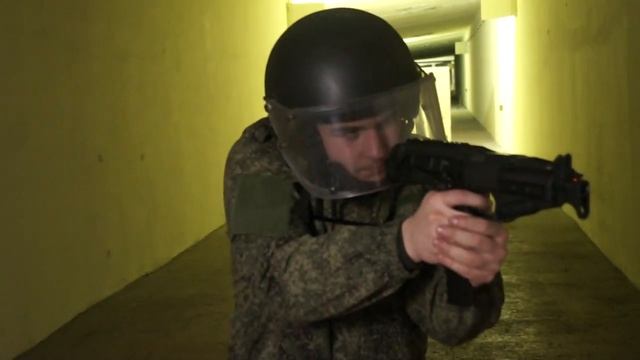 9-мм пистолет-пулемет с приспособлениями для крепления вспомогательных средств СР2МП