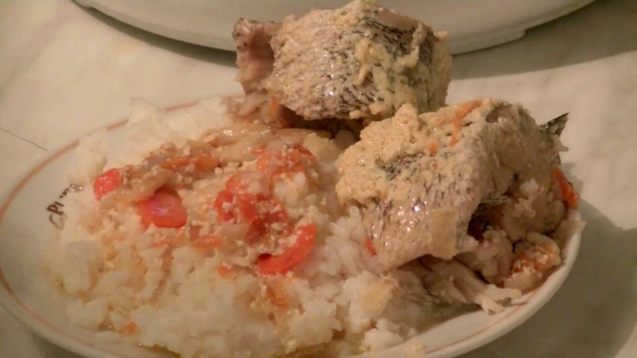 Тушеная щука с овощами под сливками в мультиварке.