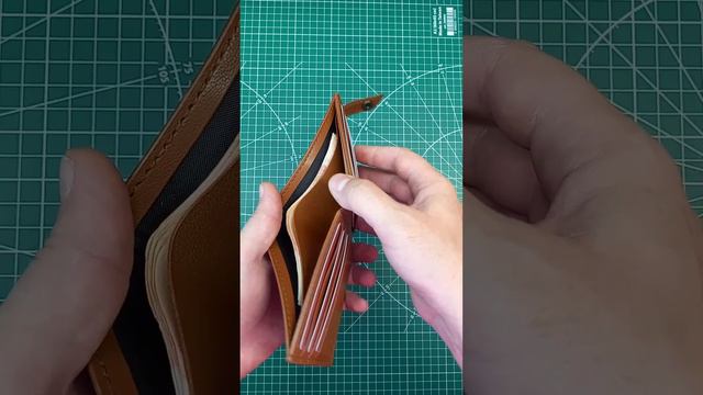 Кошелек из натуральной кожи