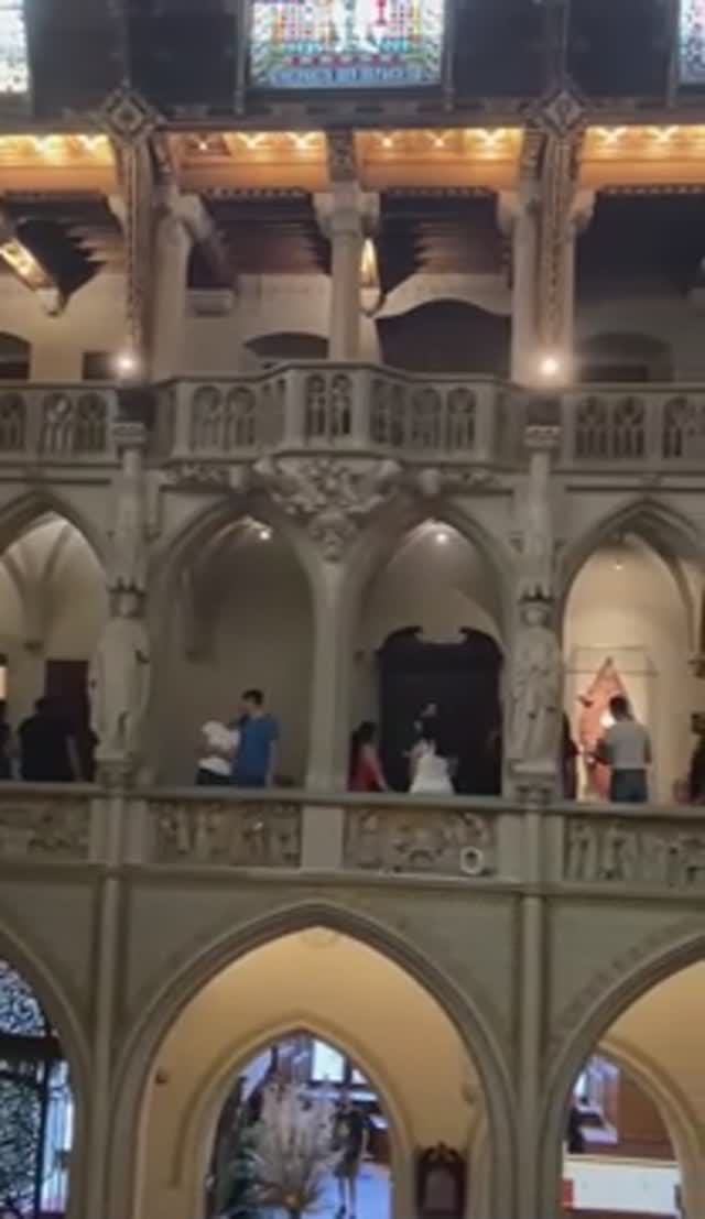 В замке де Хаар-самый большой замок в Голландии. май 2024