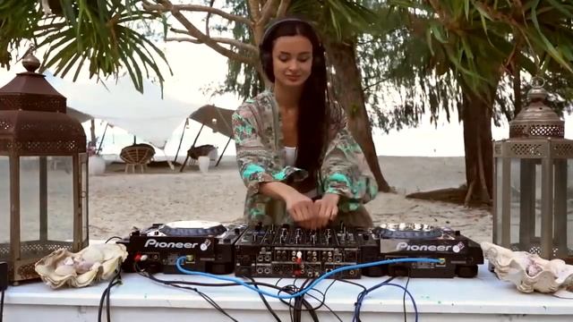 Краски - Он незнает ничего (REMIX).mp4