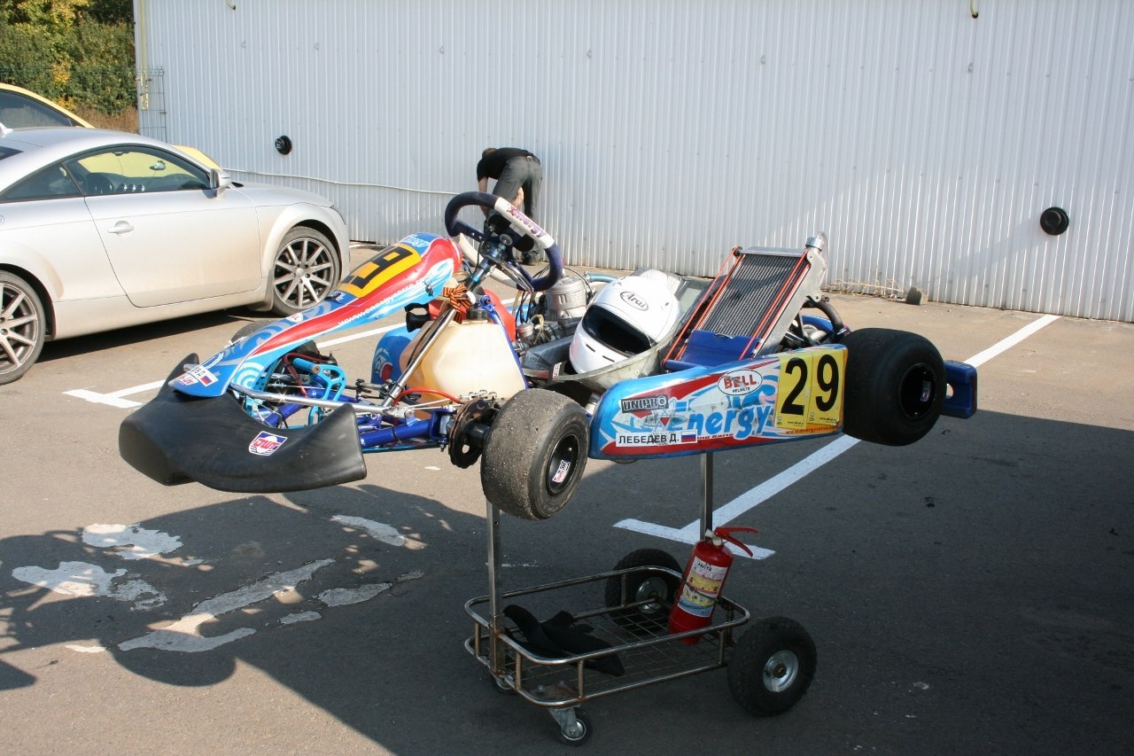 Картинг. Lemar Sport Academy. Класс Супермини. Пятый заезд. После остановки.mp4