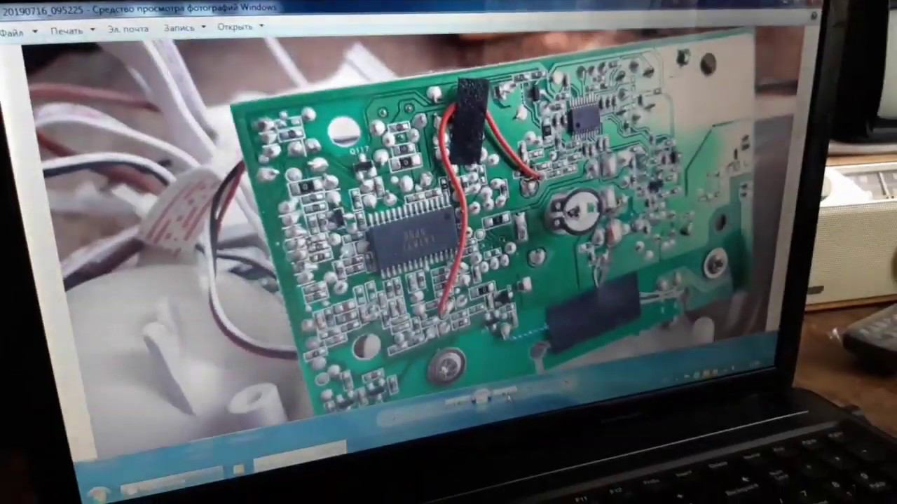 Sangean WR-12. Из чего сделано радио? Как убрать бубнения из саба