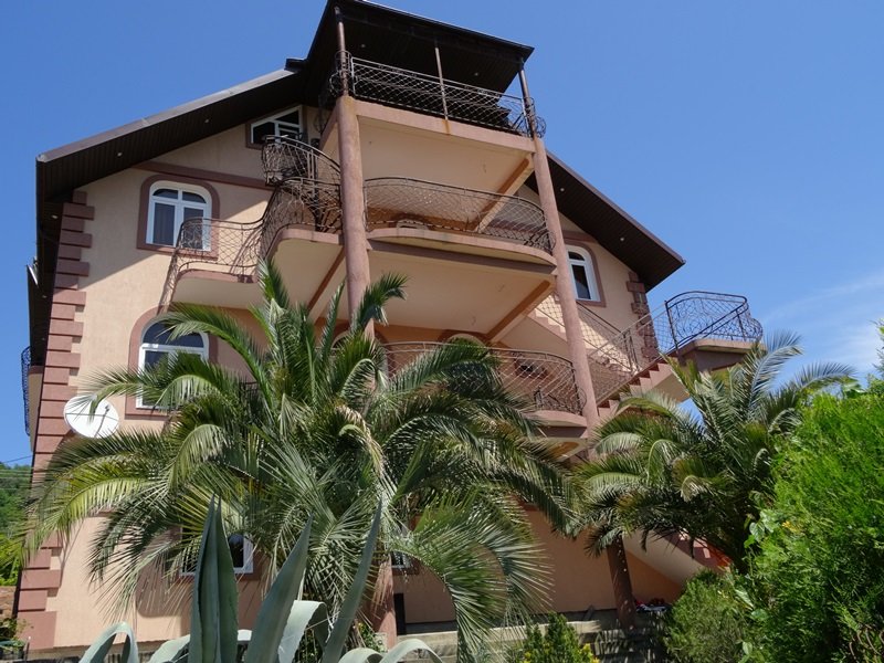 Отдых в Нижнеимеретинской бухте частный сектор. Мини-гостиницы в Адлере. «Рафаэль» мини-гостиница