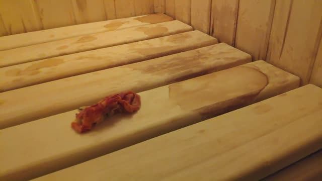 Чем отмыть настойку прополиса с доски.