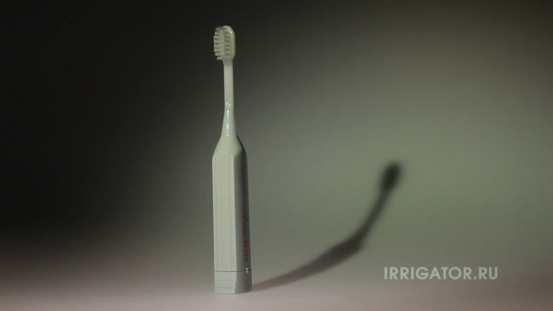 Электрическая зубная щетка Hapica Minus ION DBM 1H