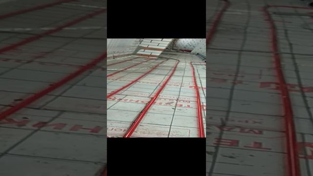 Сухая река. Дом одноэтажный с цоколем.