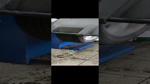 Dunlop Graspic DS3 235/50 R18 97Q. Продольные грыжи