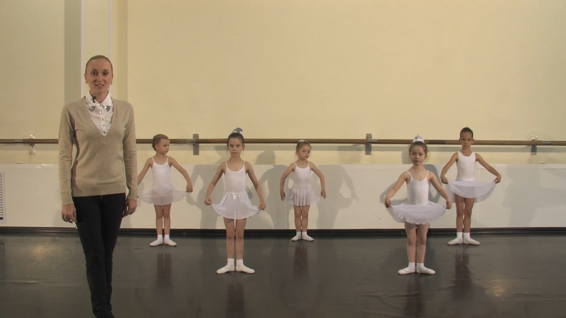 Дополнительная общеобразовательная, общеразвивающая программа "Балетная студия". МХУ при МГАТТ Гжель