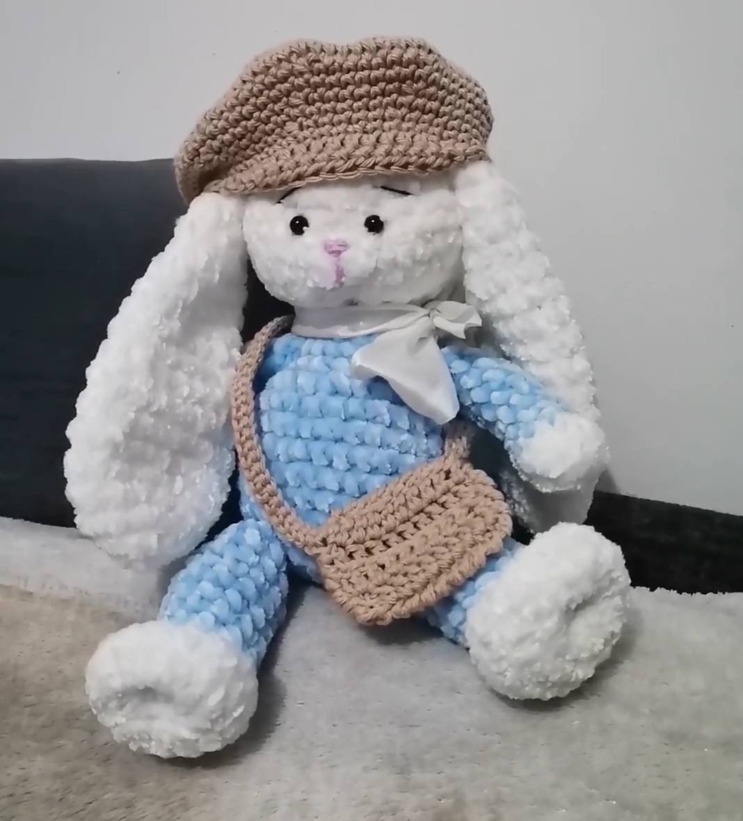 Заяц-озорник