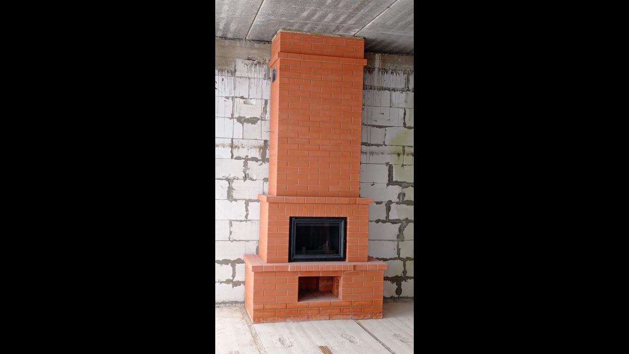 Аккуратный кассетный камин с белыми швами