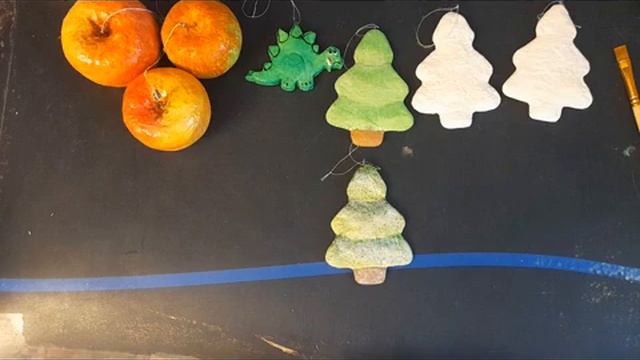 Ватные игрушки КуклАтель. Елочки, плоские и блестящие.