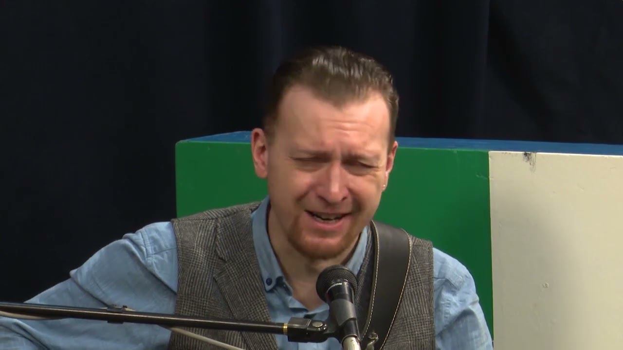 Вы потом всё припомните. Поёт Илья Оленев