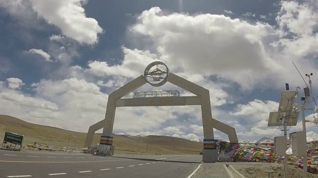 Тибетские рассказы_11. 5000 км от Шанхая; водяные горы; поле на 5200 м; первый вид Эвереста