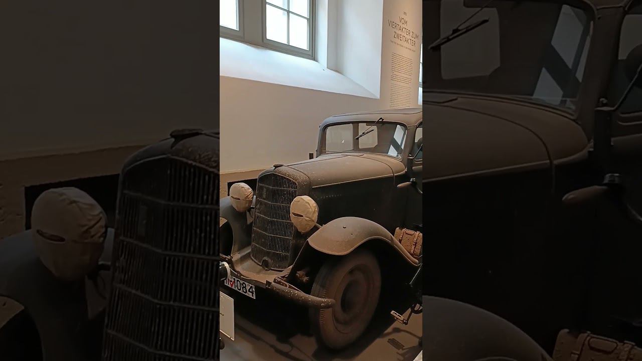 Опель 1934 года и велосипед для вермахта.