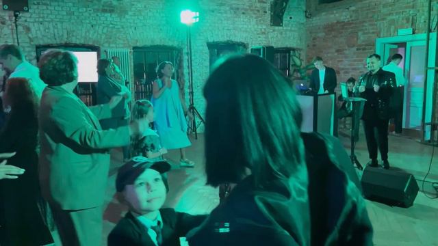 Спектакль окончен, Love me again, Салют Вера, Улыбайся, Перемирие, Держи, Стыцамен, Dancing Queen