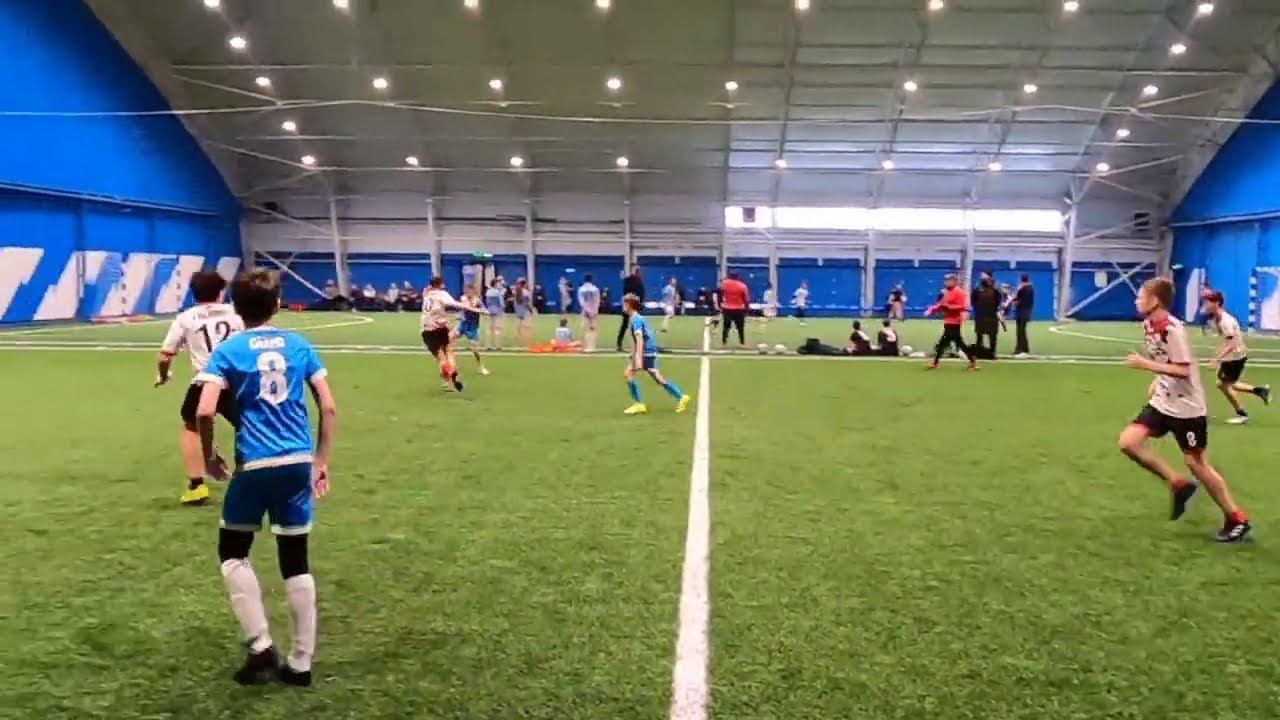 Мяч и три угла