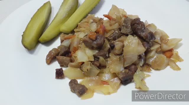 Тушенная капуста с мясом