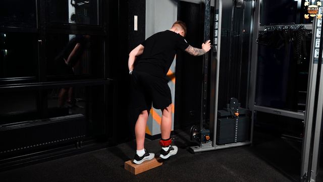 Разгибание бедра с манжетой / Ягодица в кроссовере