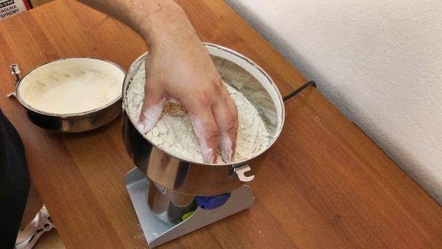 Мукомолка электрическая AKITAJP MJ150B мини мельница для муки, сахарной пудры, помола зерна, гречки