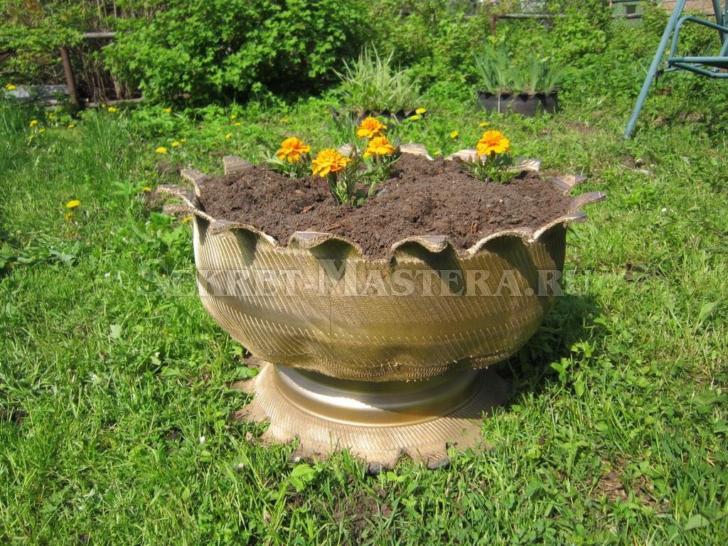 Как сделать клумбу из покрышки своими руками