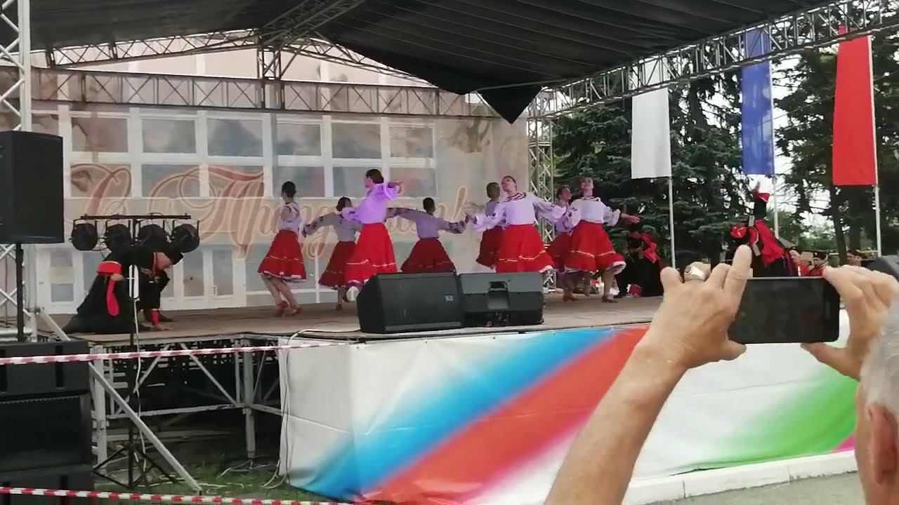 Ойся ты ойся! Праздник в станице Павловской.