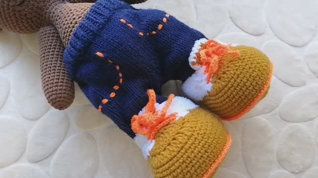 Как связать штанишки для медвежонка
