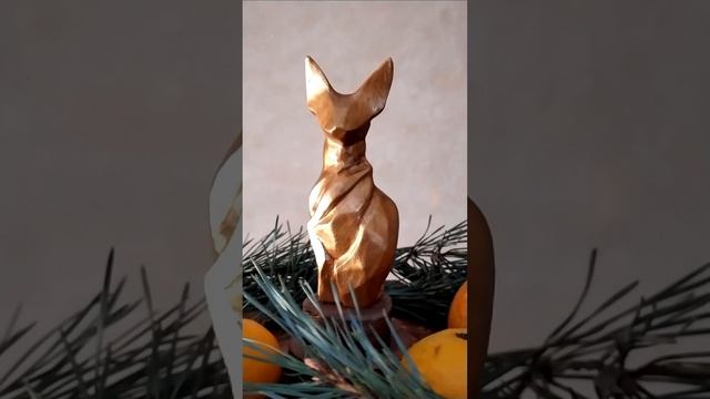 Декоративный сувенир. Стилизованная скульптура кошки.