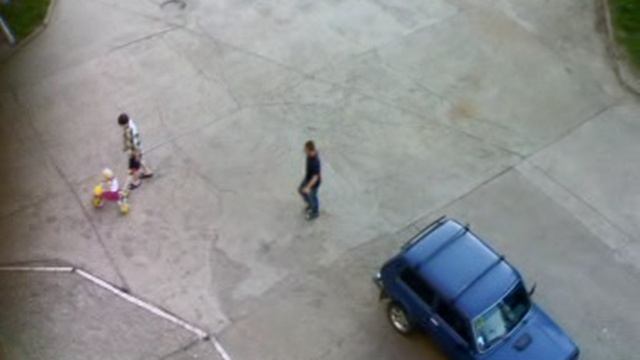 2010.06.26 Максим на театральной площади.