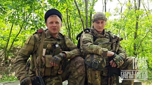 Два земляка из Башкирии, оказавшиеся в бригаде "Терек", исповедуют Православие и Ислам. 

Монах и Ка