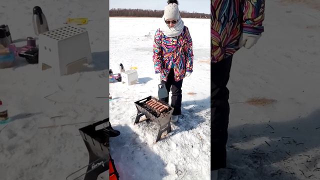 Рыбалка. Последний лёд. С семьёй.