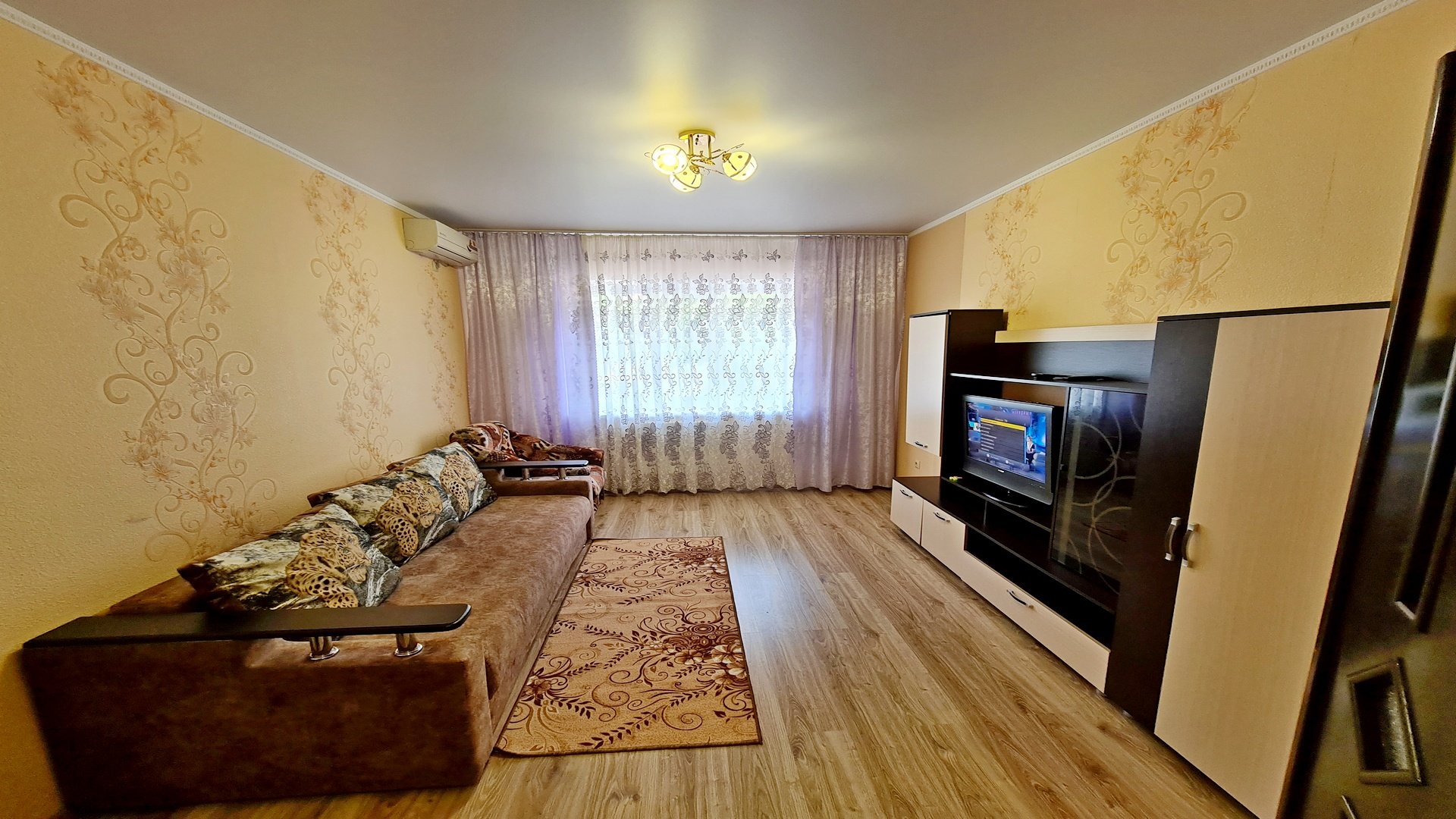 Ейск: двухкомнатная квартира для комфортного отдыха!