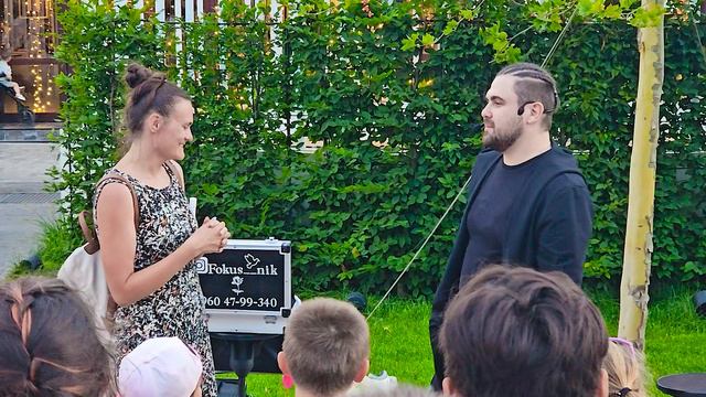 #Анапа #Фокусник Владимир показывает фокусы на Театральной площади в Анапе в 2024 году. Шоу фокусов.