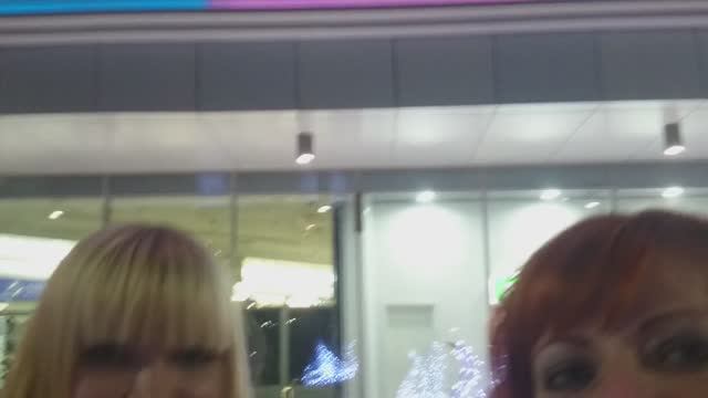 Приехала сестра из Украины. Прогулка по городу. Суши бар.