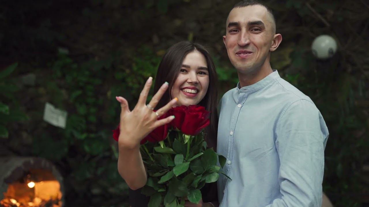 Предложение руки и сердца в оранжерее ботанического сада