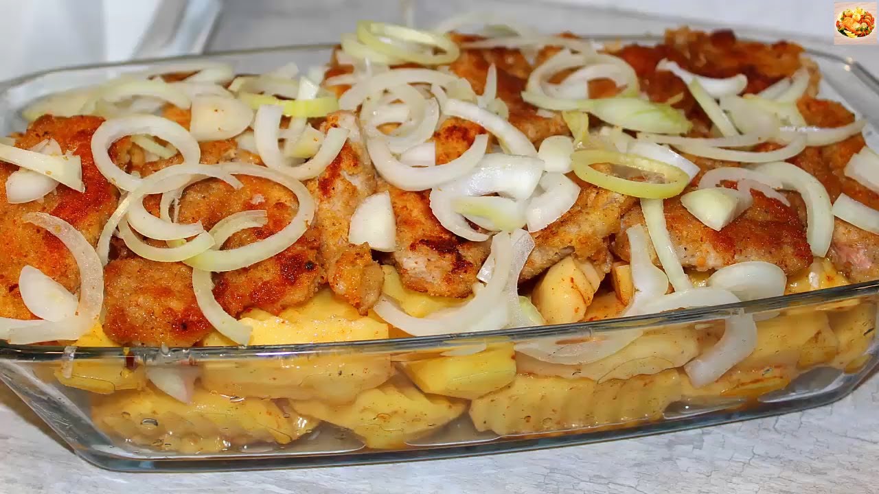 Картофель, приготовленный в духовке! С обжаренной в сухарях свининой.mp4