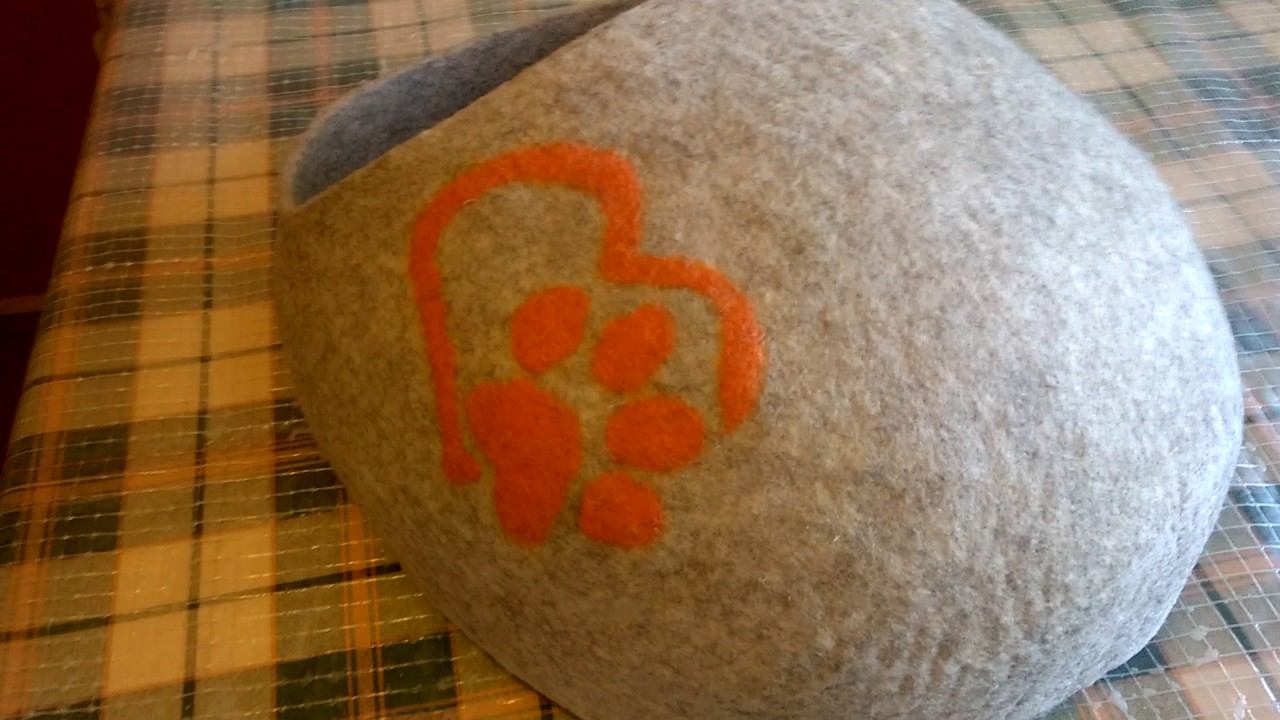 Валяная лежанка для кошек