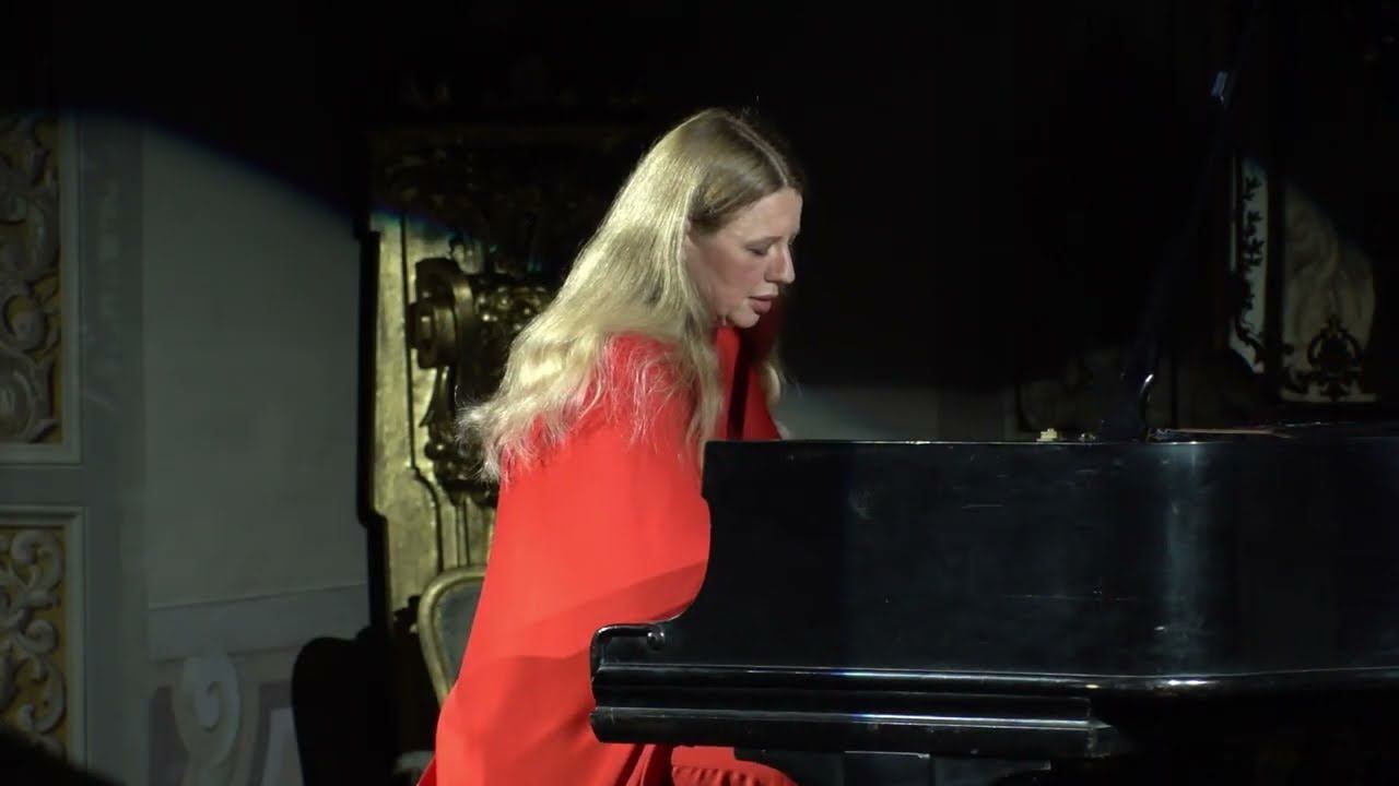 L’esibizione della pianista Valentina Lisitsa al “Concerto d’Autunno” a Villa Abamelek, 13/11/2023